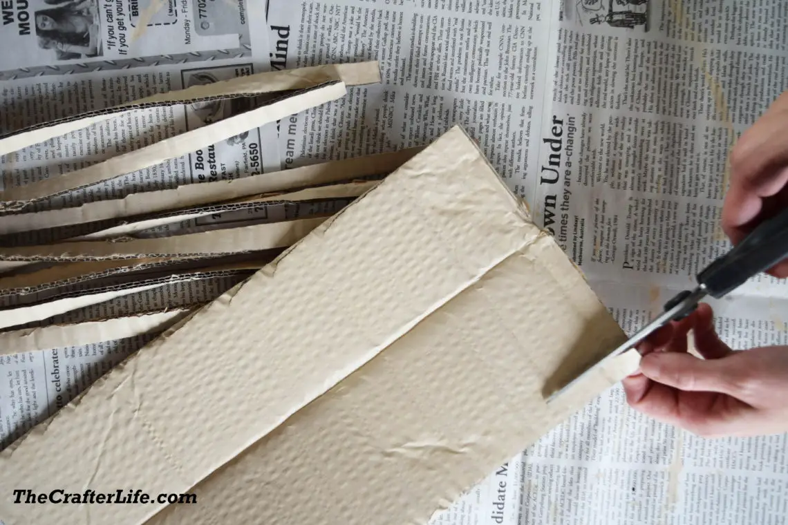 DIY Wrapping Paper Roll Broomstick – The Crafter Life