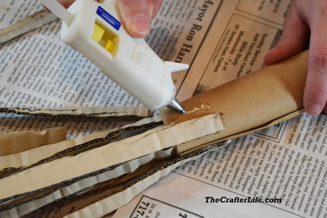 DIY Wrapping Paper Roll Broomstick – The Crafter Life