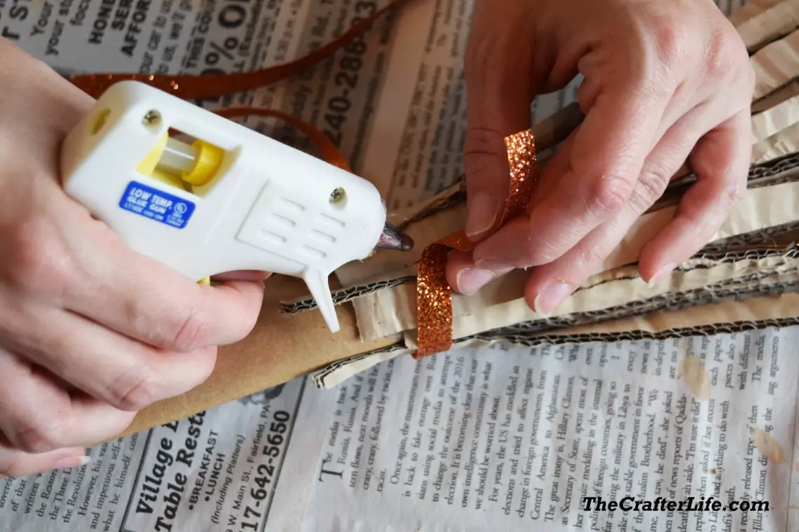 DIY Wrapping Paper Roll Broomstick – The Crafter Life